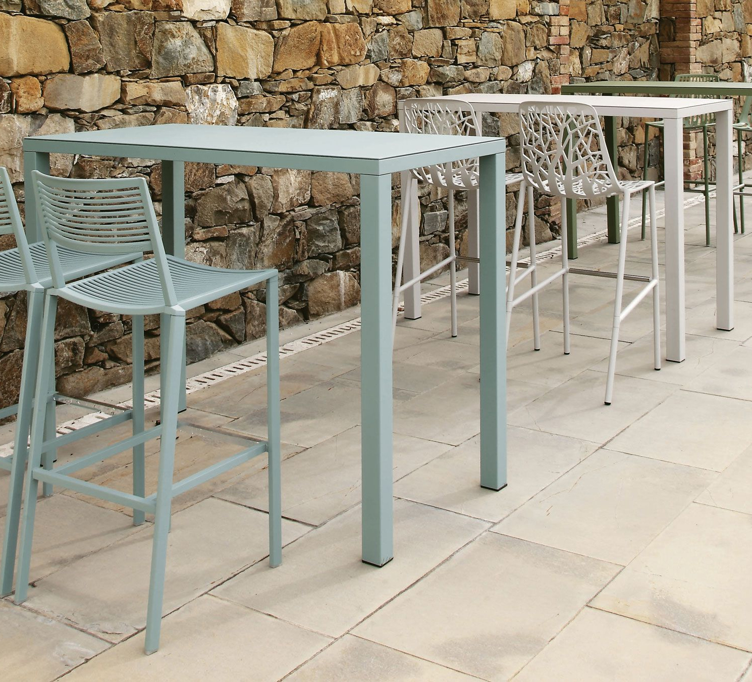 Easy Outdoor High Table Sanipex Group - UAE